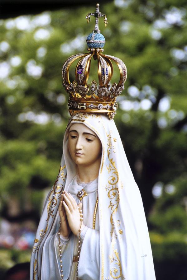 Praise to the Blessed Virgin Mary - EVANGELIZZANDO